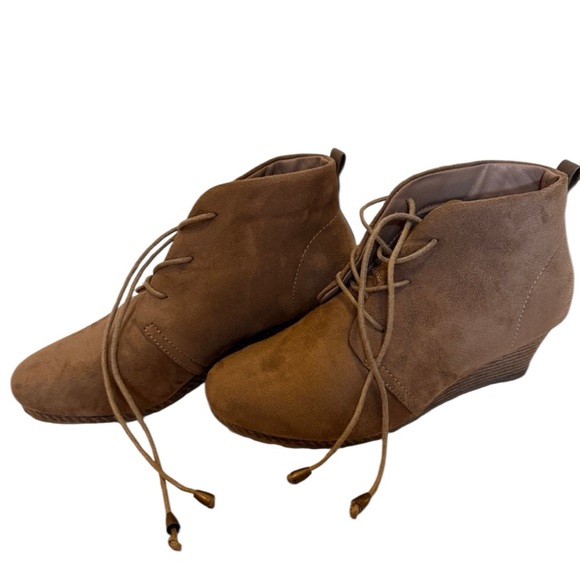 Jessica Cline | Shoes | Jessica Cline Size 8 Tan Booties | Poshmark